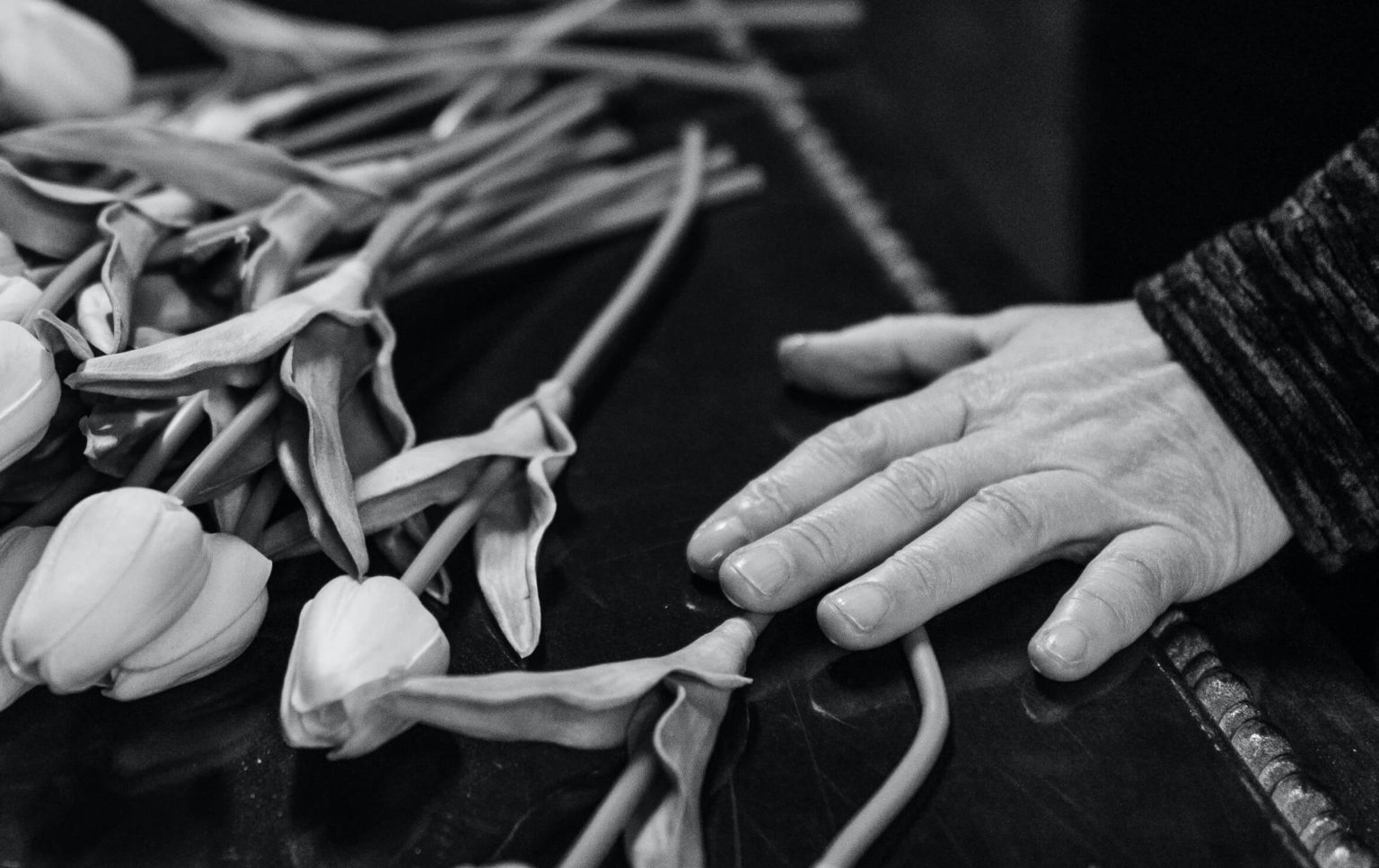 The Stages of Grief After Losing a Loved One